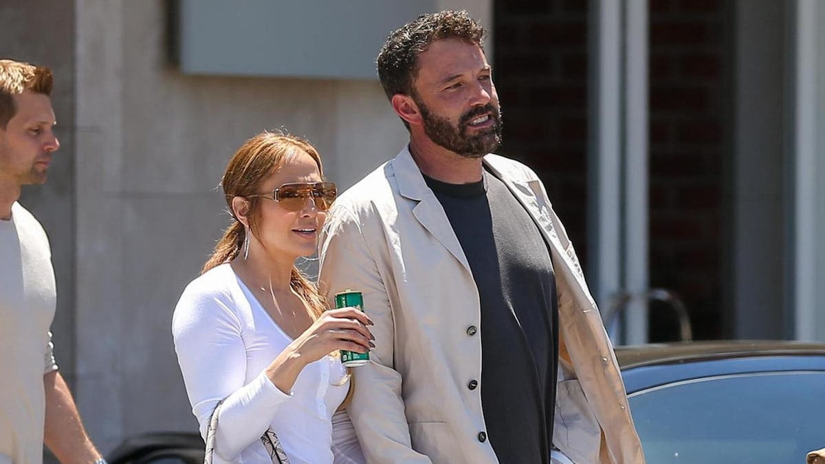 Was Ben Affleck crying at Jennifer Lopez's birthday dinner?