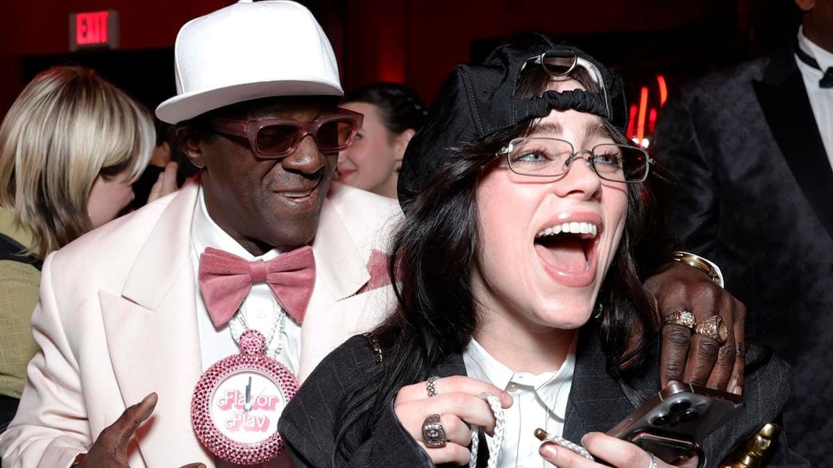 Flavor Flav gifts Billie Eilish a Barbie clock necklace