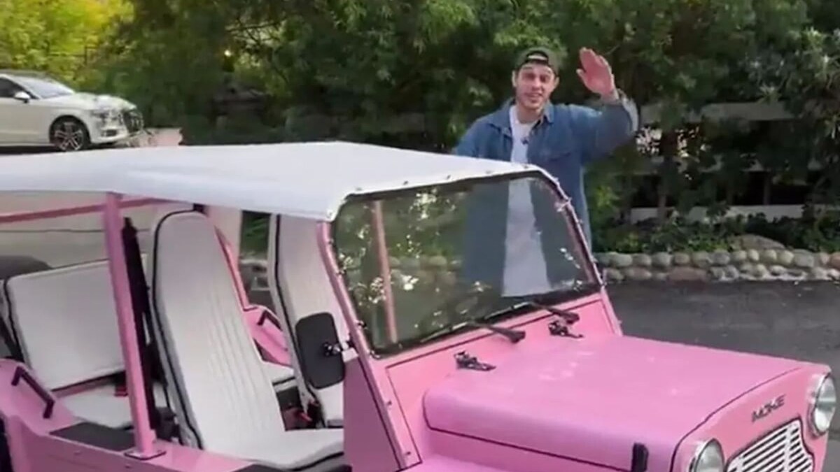 Kim Kardashian’s boyfriend drives her custom pink car