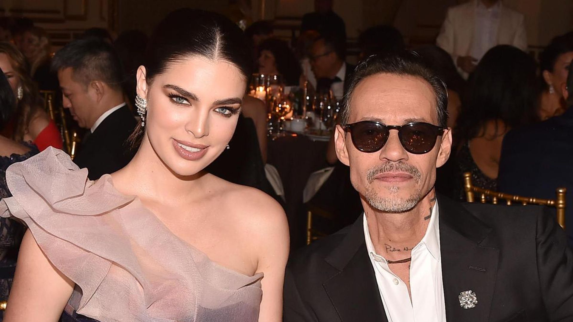 Marc Anthony declares his love for Nadia Ferreira mid-concert