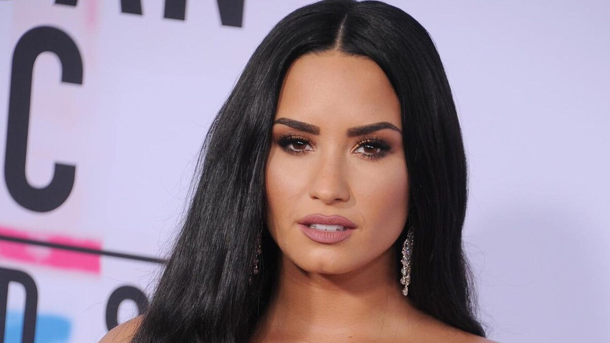 Demi lovato mourns the death of a friend