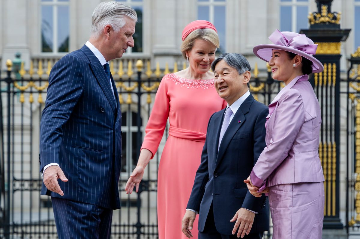 Queen Mathilde transforms from elegant pink daytime look to full royal ...