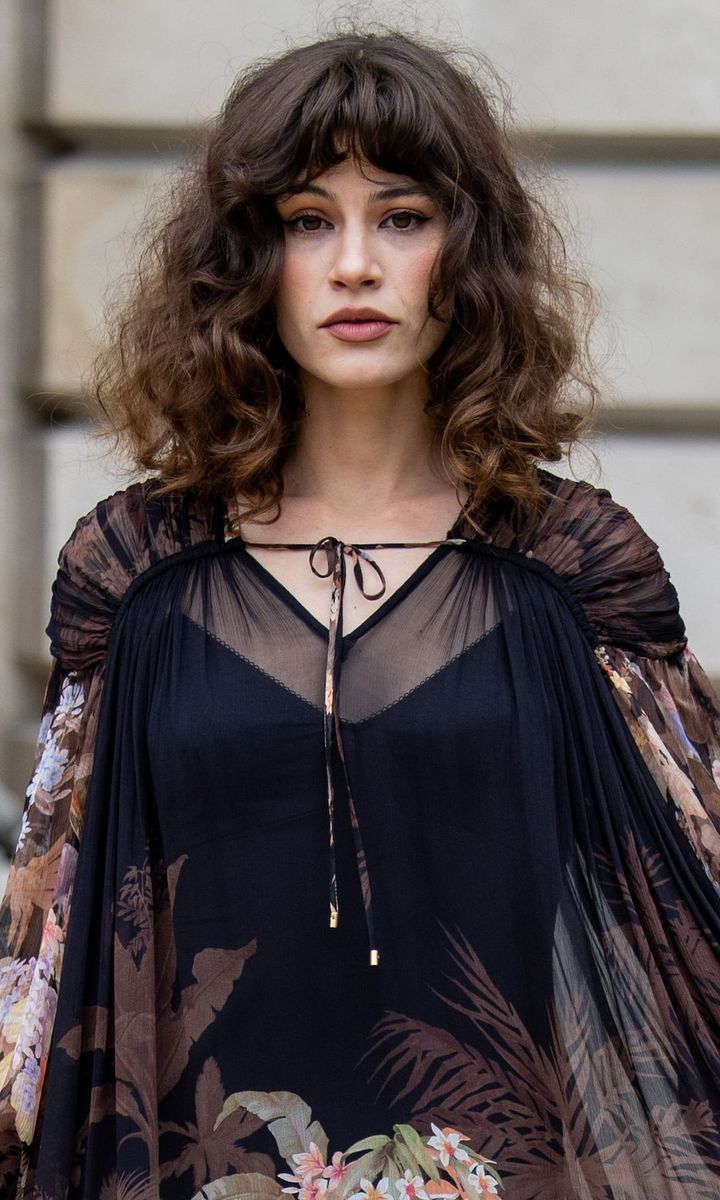 10 midi haircuts trending this summer: From bangs to the modern shag