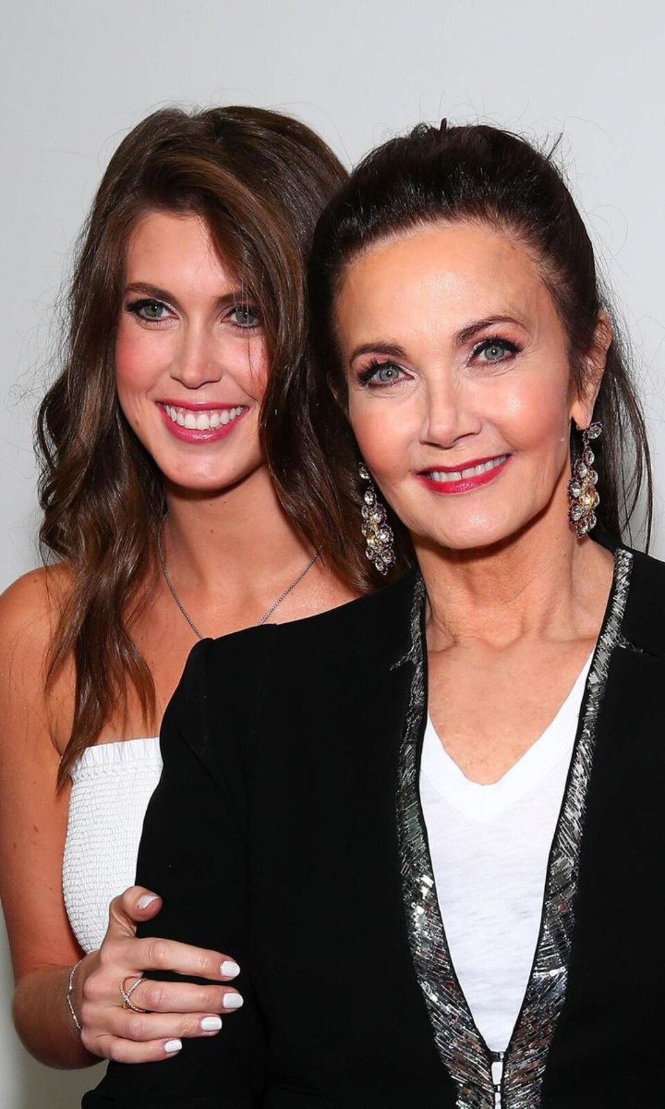 Lynda Carter's daughter takes wedding planning into her hands