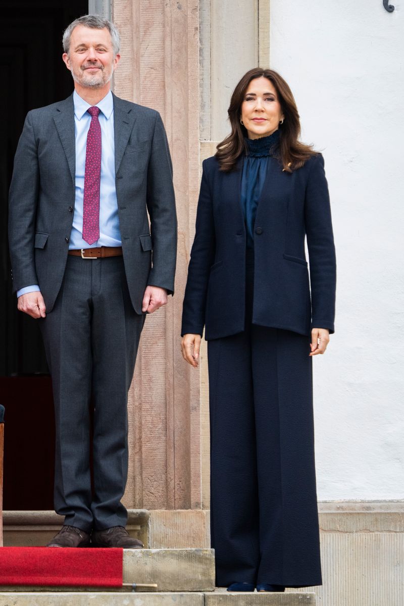 Queen Mary’s navy mourning look: What her choice reveals about royal ...