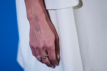 elsa pataky wedding ring