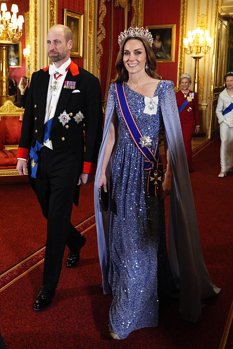 Kate Middleton’s gala dinner look: Diana’s Lover’s Knot tiara, regal ...
