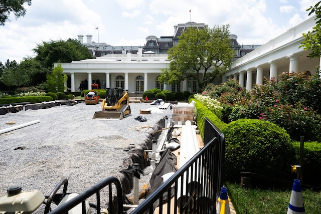 Melania and Donald Trump’s Rose Garden makeover is almost complete: See ...