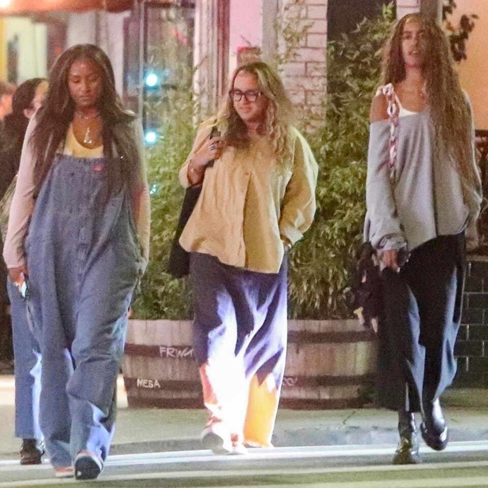 Sasha Obama celebrates her college graduation with Malia