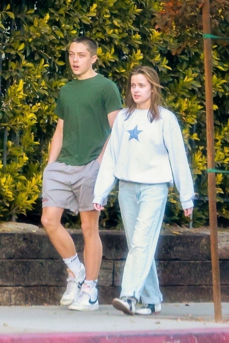 Knox And Vivienne Jolie Pitt Latest Outing Together In La The Twins