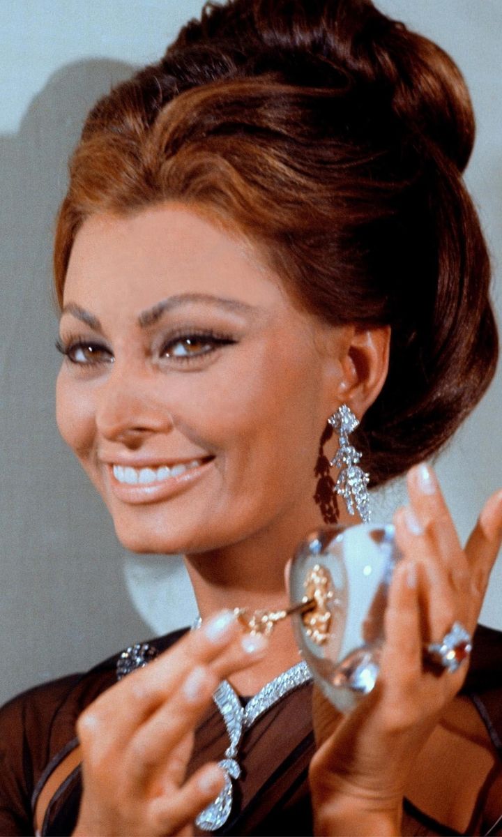 Sophia Loren's fans react to the actress' appearance while celebrating ...