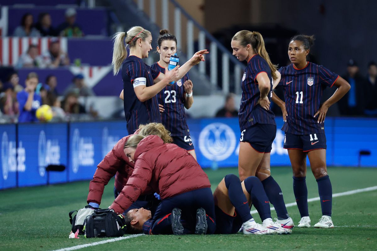 Trinity Rodman goes down late in USWNT game after back injury comeback