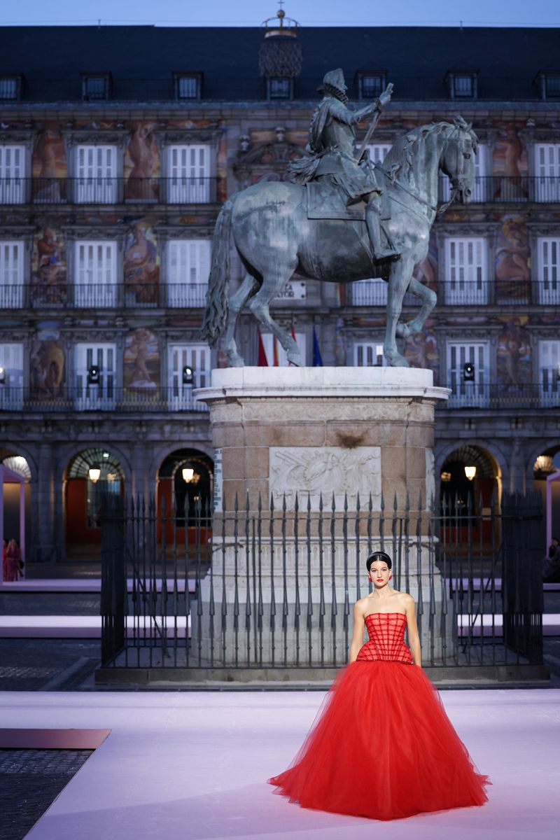 Carolina Herrera captures the soul of Madrid with first major runway ...