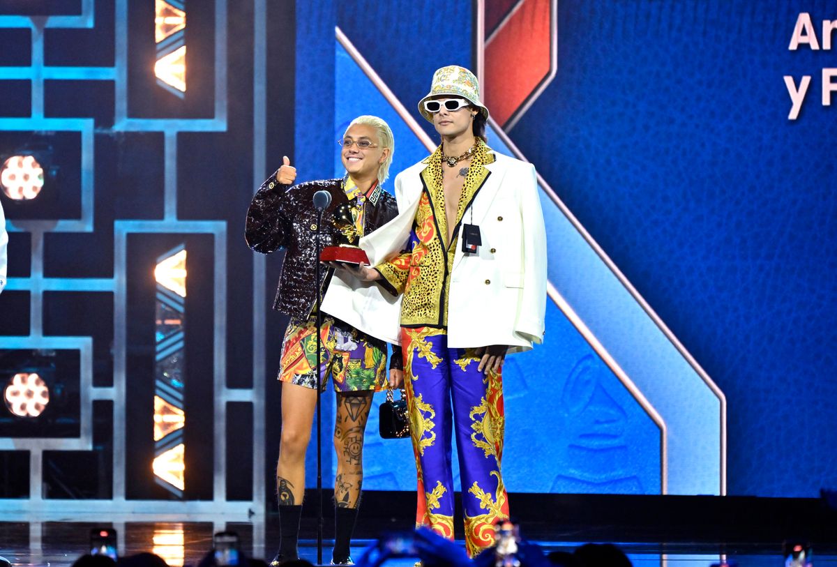 CA7RIEL & Paco Amoroso steal the show at the Latin GRAMMYS with style ...