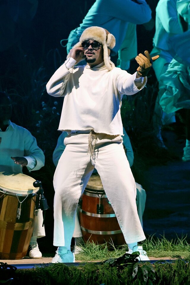 Kylie Jenner’s ex Travis Scott parties with Bad Bunny at wild Puerto ...