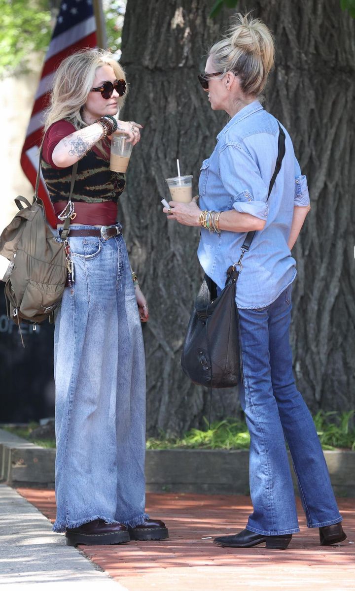 Paris Jackson jets off to The Hamptons with her bandmates ahead of ...