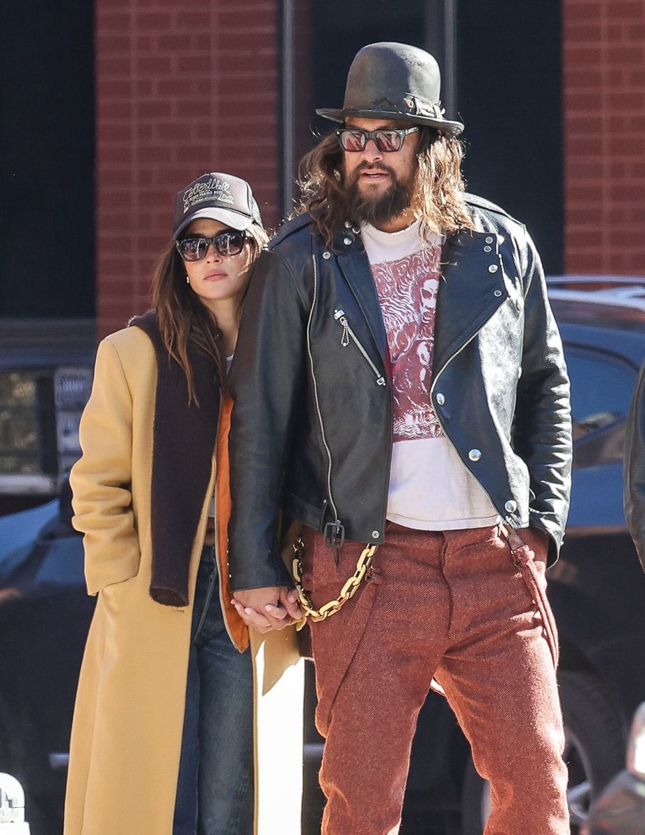 Jason Momoa enjoys father-son moment alongside girlfriend Adria Arjona ...