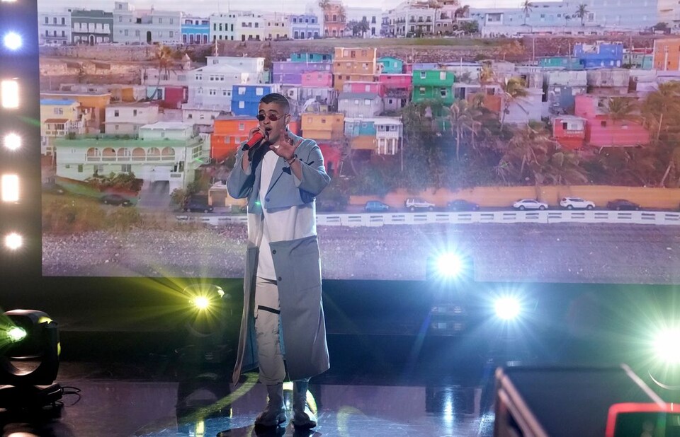 Bad Bunny honors Puerto Rico and Hurricane Maria's victims with ...