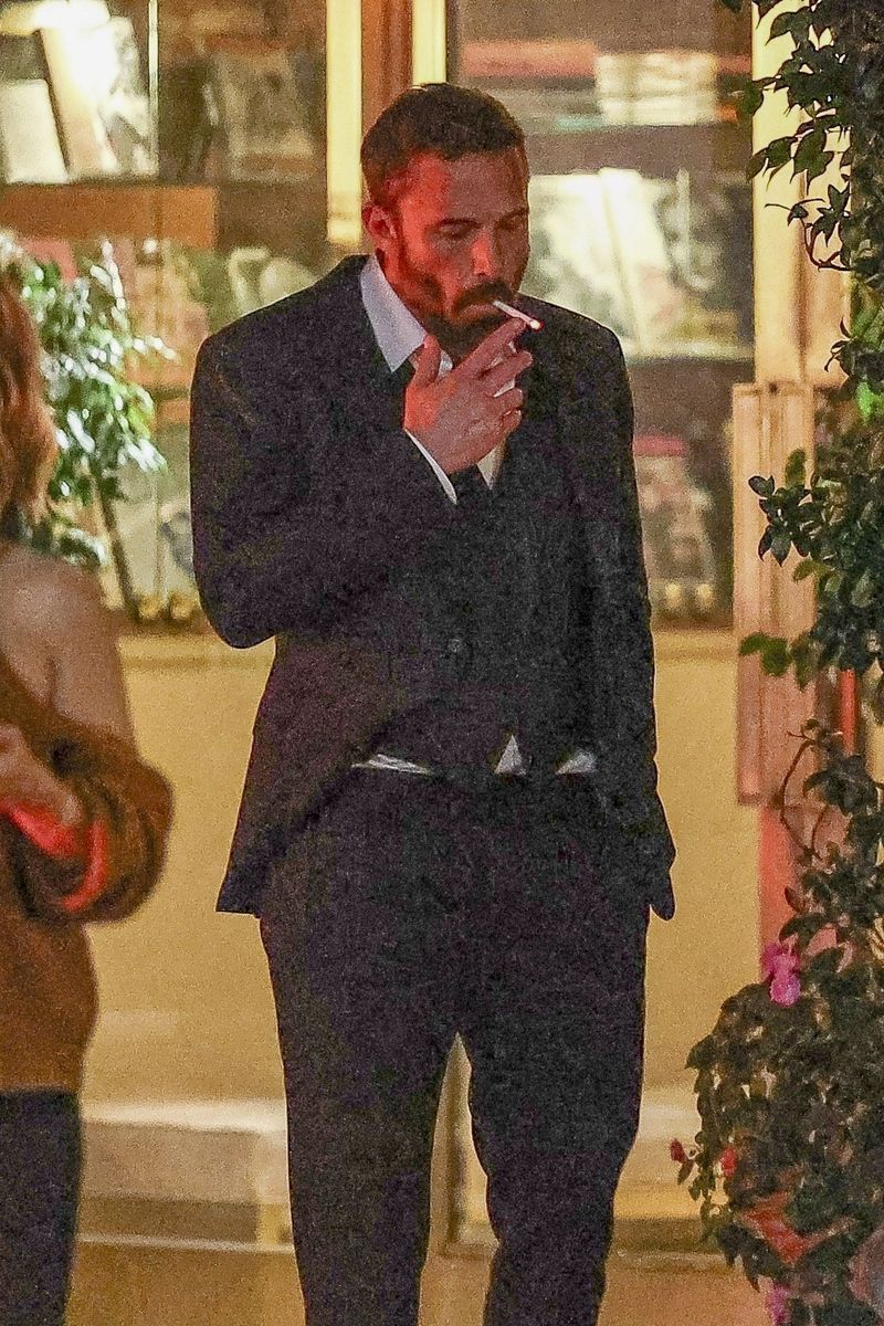 Ben Affleck blesses the internet with another meme-worthy photo smoking ...
