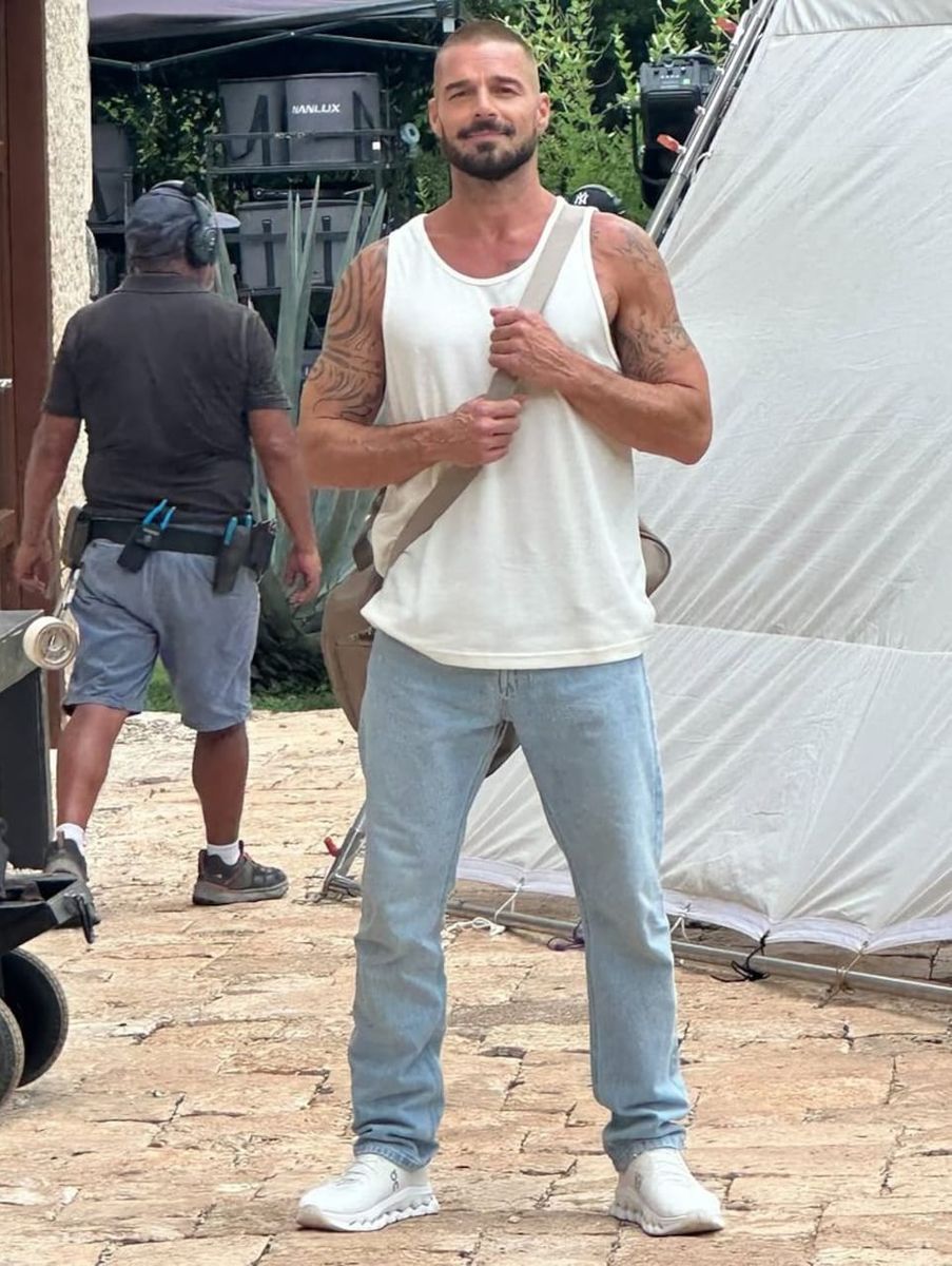 Ricky Martin debuts fresh buzz cut and recaps summer vacation