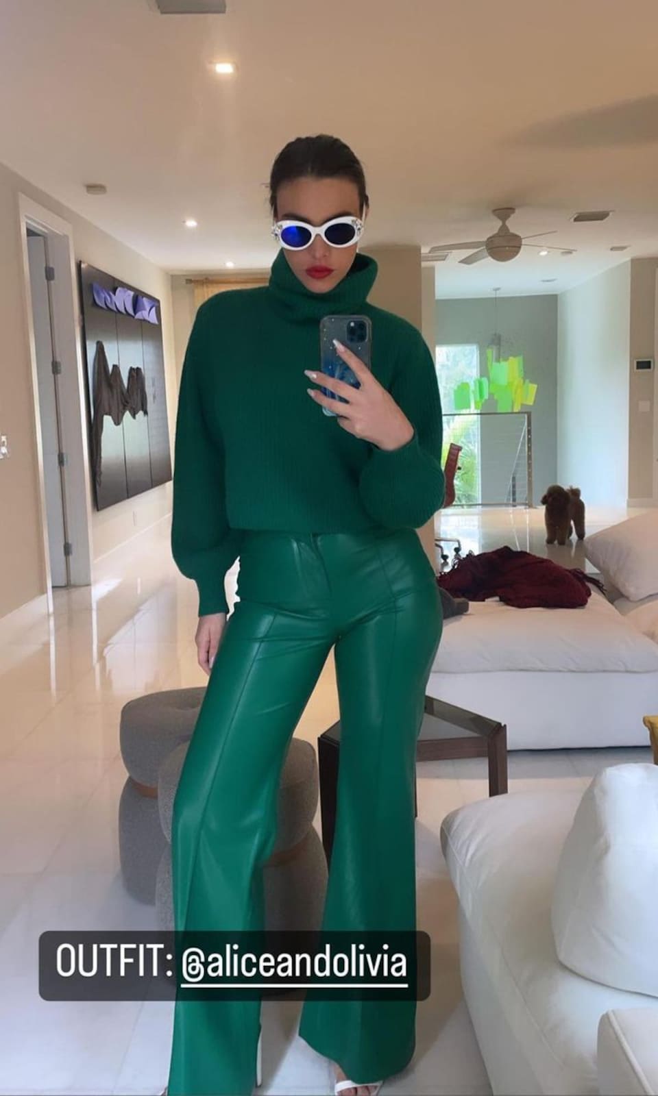 Lele Pons and Guaynaa enjoy a family Christmas with Chayanne