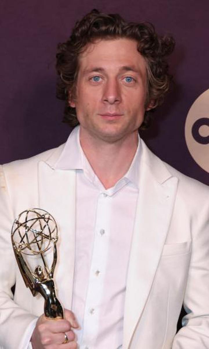 See what Jeremy Allen White would like with a 'perfect face'