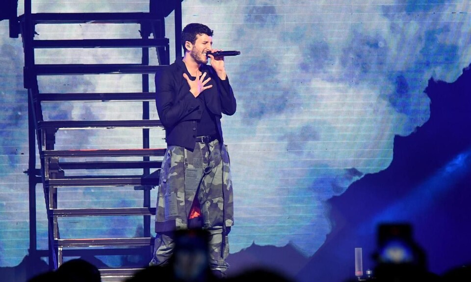 Sebastián Yatra mesmerizes LA with his voice and dancing