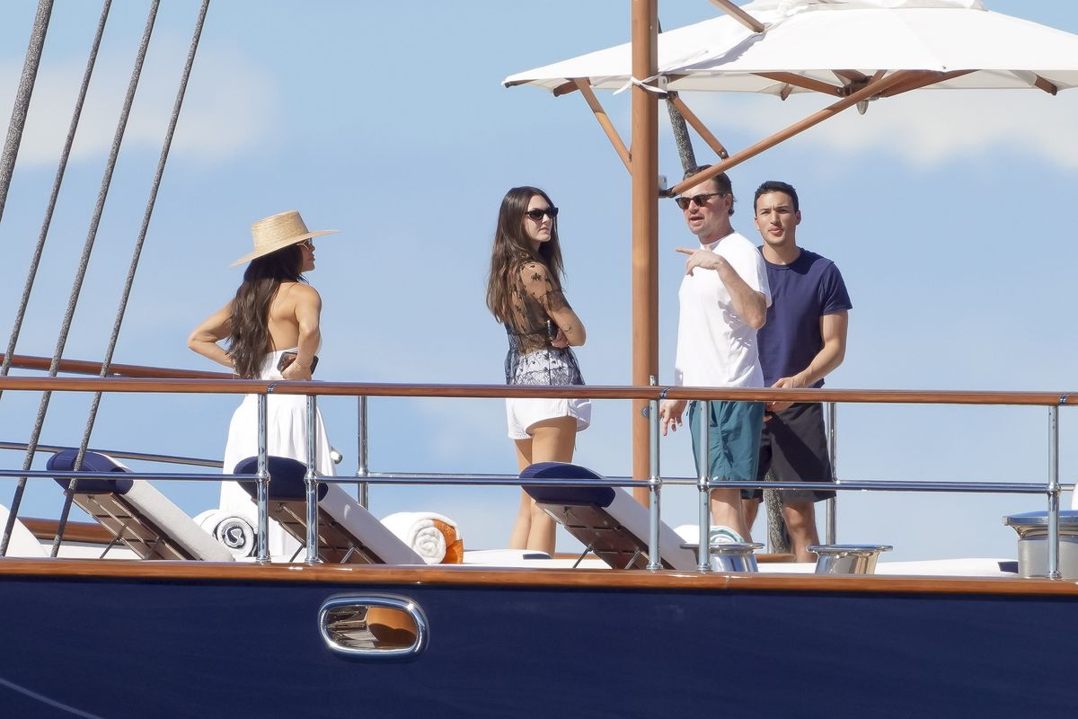 Leonardo DiCaprio and Vittoria Ceretti spotted cuddling on a yacht with ...