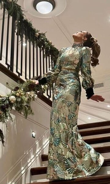 Why Jennifer Lopez decorated her tree with hummingbirds