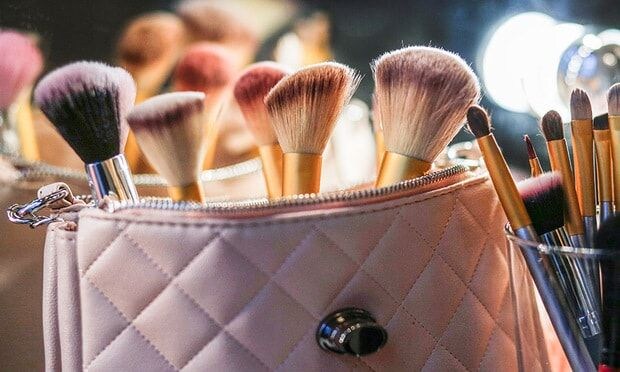 makeup artist brushes