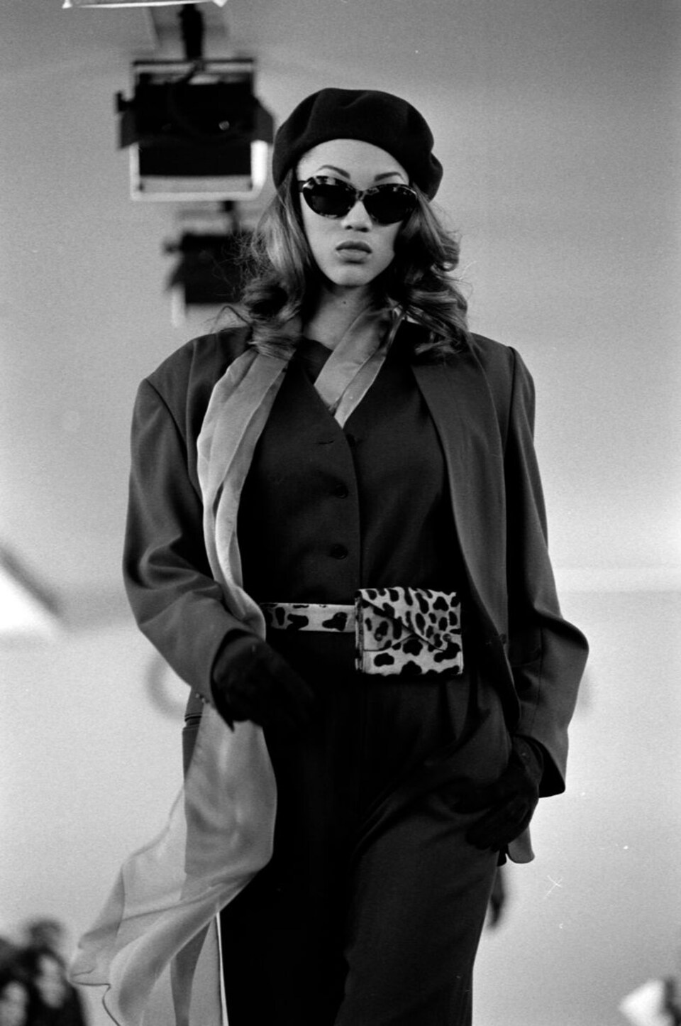 Tyra Banks '90s retro shots and runway moves show why she's one of ...