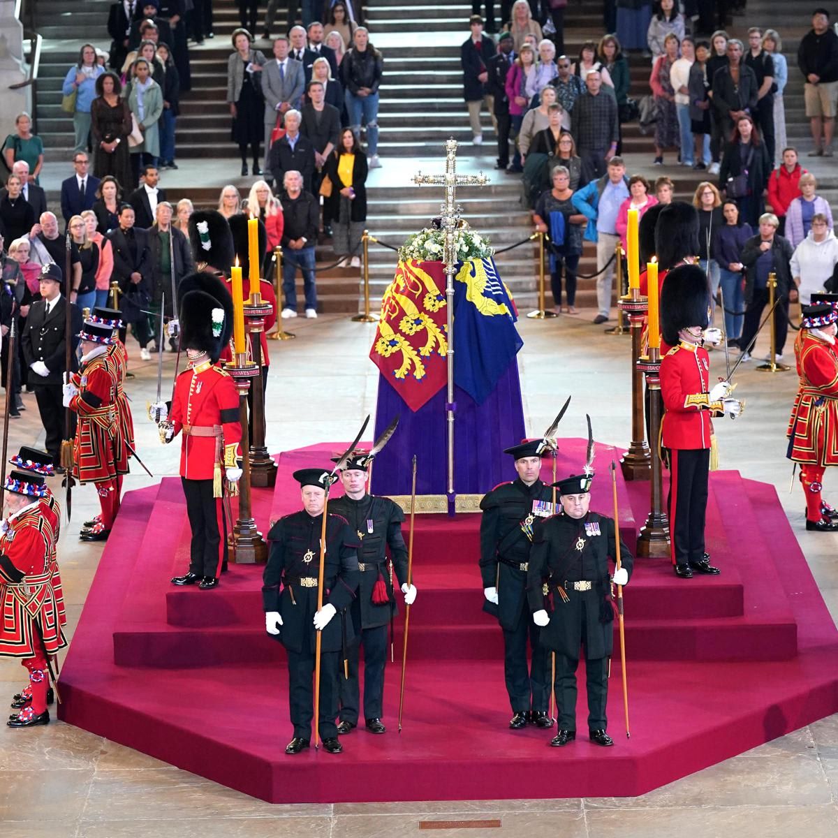 A royal guard collapses during Queen Elizabeth II’s funeral