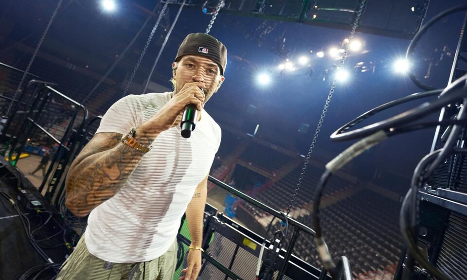 Feid opens the door of his tour bus: How to stay with the Colombian ...