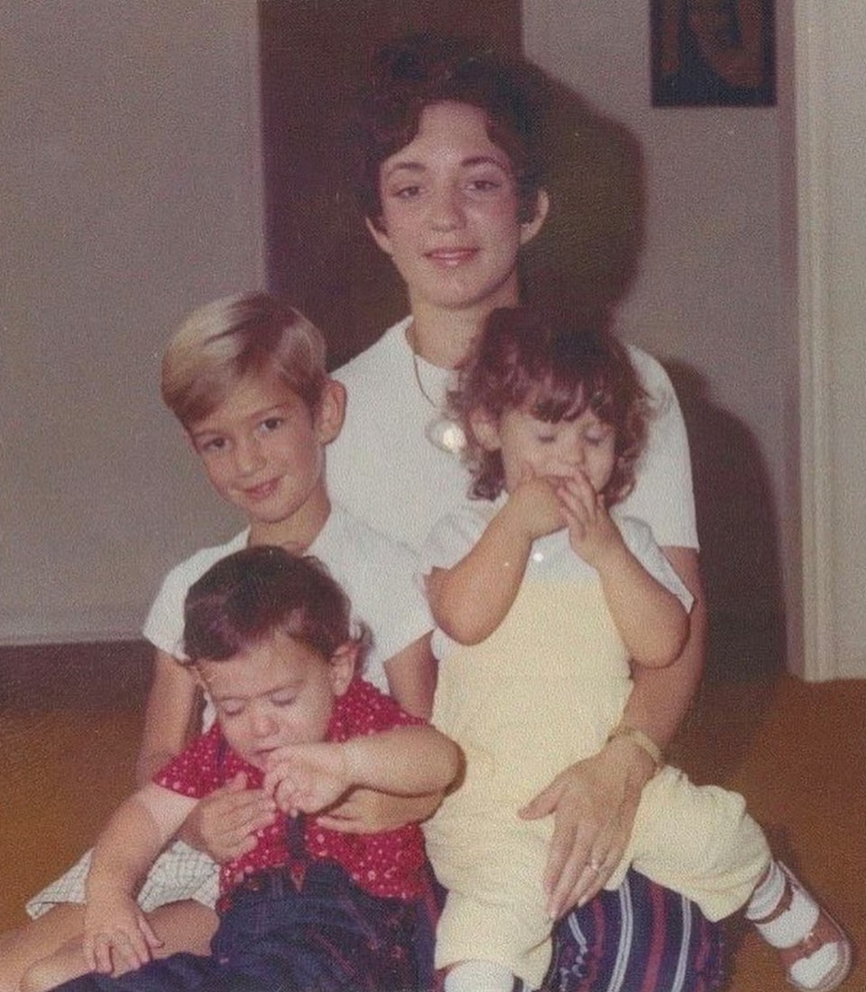 Jeff Bezos' mother, Jackie Bezos, dies at 78 shortly after his wedding ...