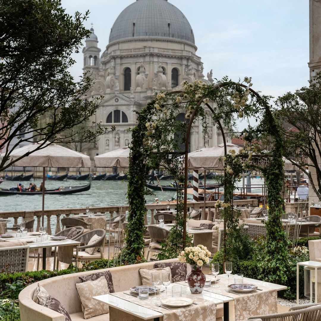 The 5 luxury hotels Jeff Bezos and Lauren Sanchez booked for their ...