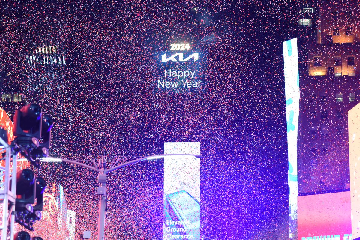 New Year's Eve ball drop: What it means and where to watch it tonight