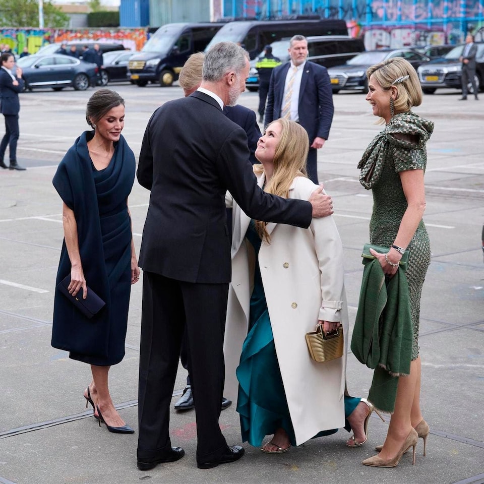 Princess Catharina-Amalia steps out for reception with Queen Letizia ...