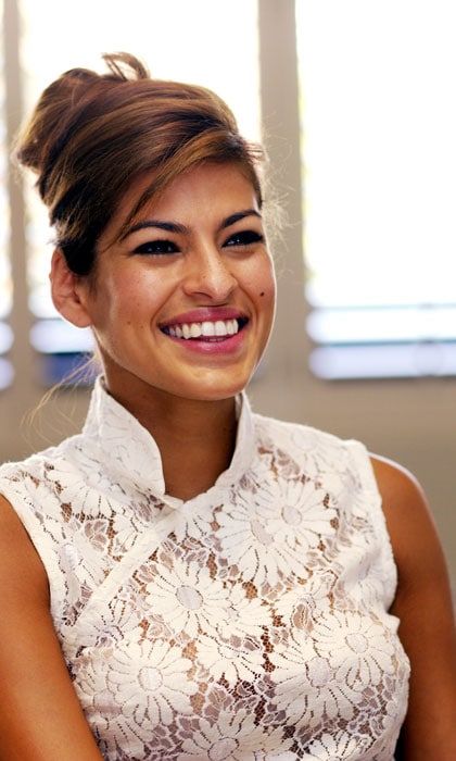 Eva Mendes, the stylish Cuban actress, and her most iconic beauty looks