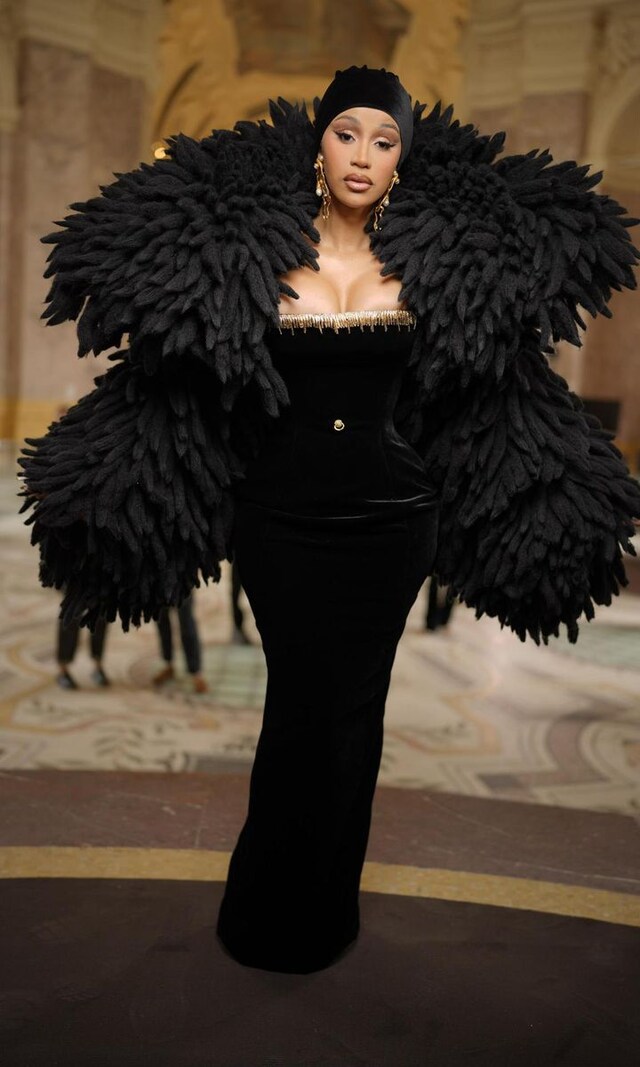Cardi B turns heads in show-stopping Schiaparelli ensemble