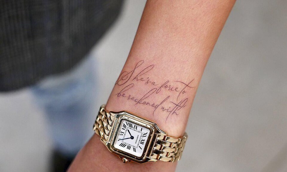 Eiza Gonzalez show off new tattoo