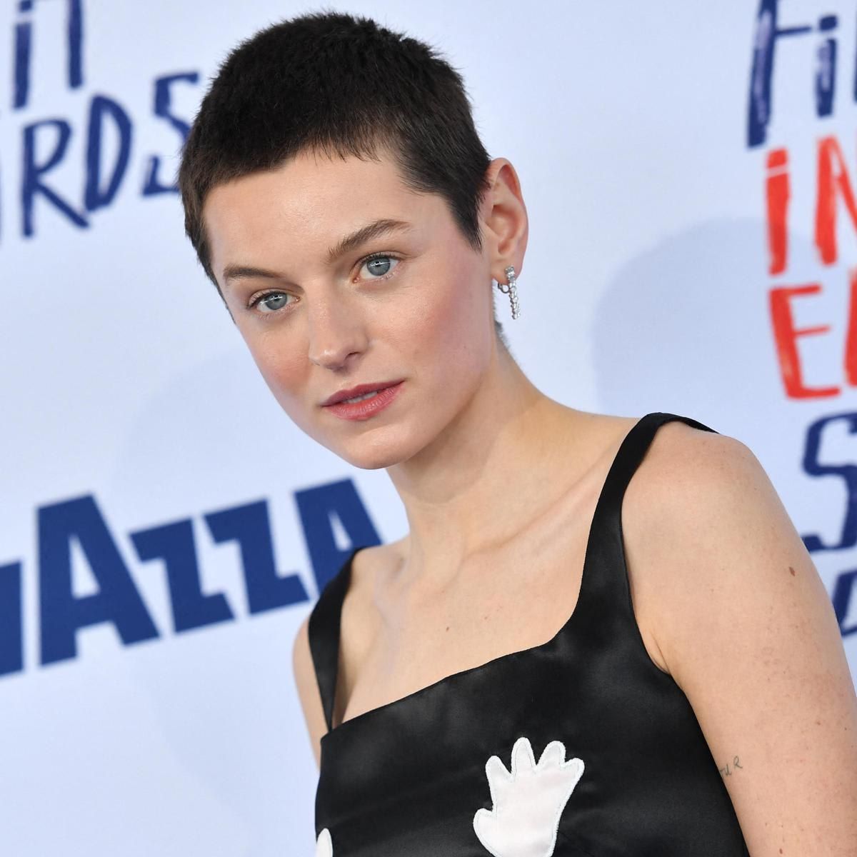Non-Binary and gender fluid celebs: Fin Affleck, Sam Smith, Halsey ...