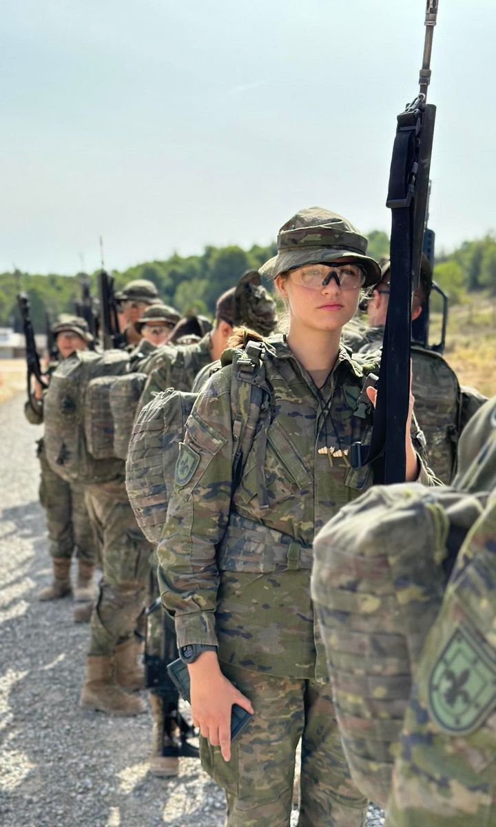 Photos of Princess Leonor's basic military training released