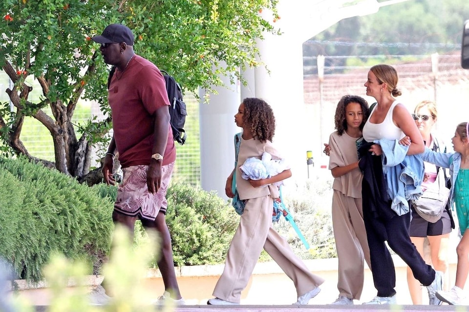 Michael Jordan and Yvette Prieto take their twin daughters on a ...