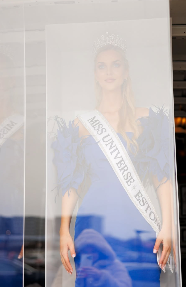 Miss Universe Estonia turns herself into a real-life Barbie (packaging ...