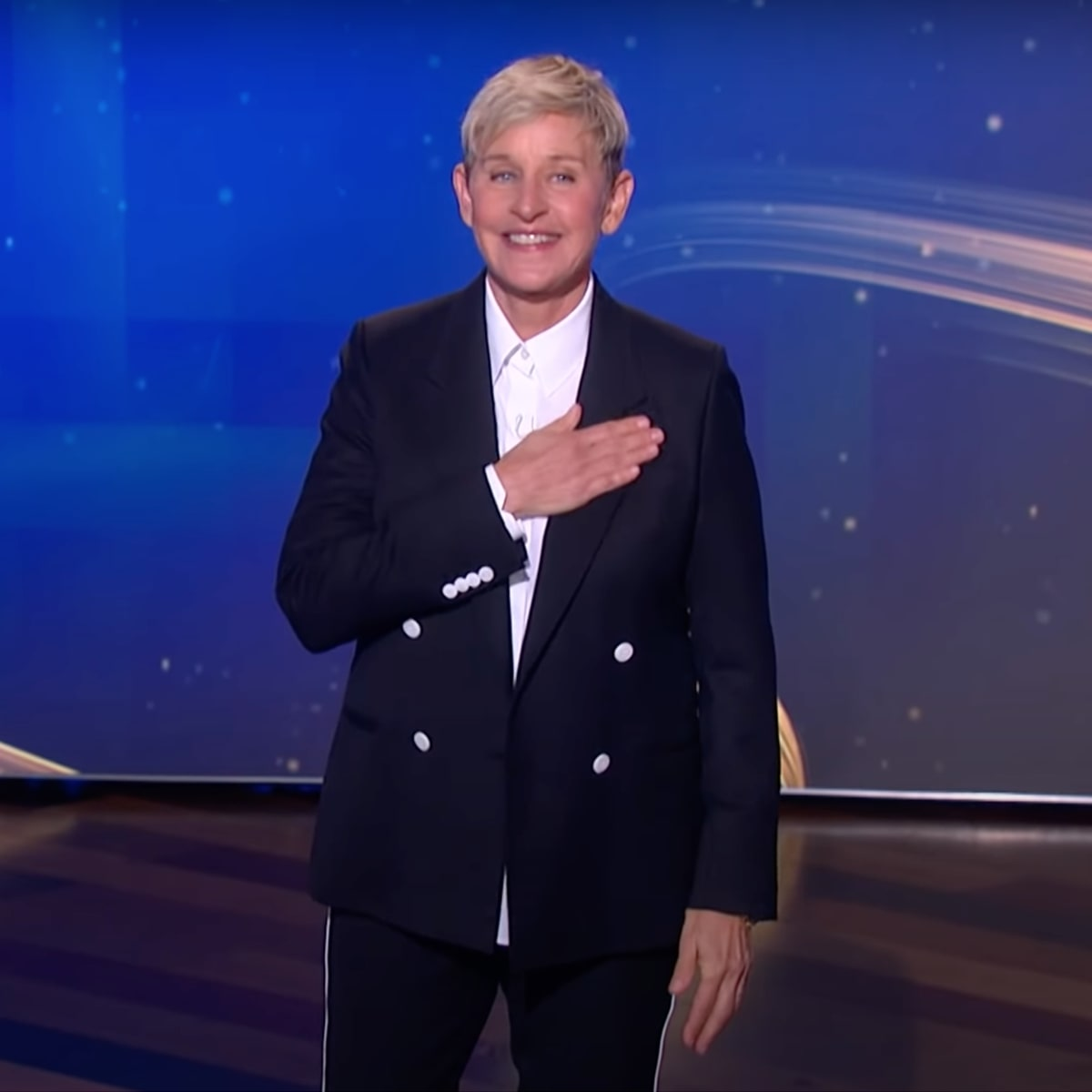 Watch Ellen Degeneres walking one last time onto her tv set