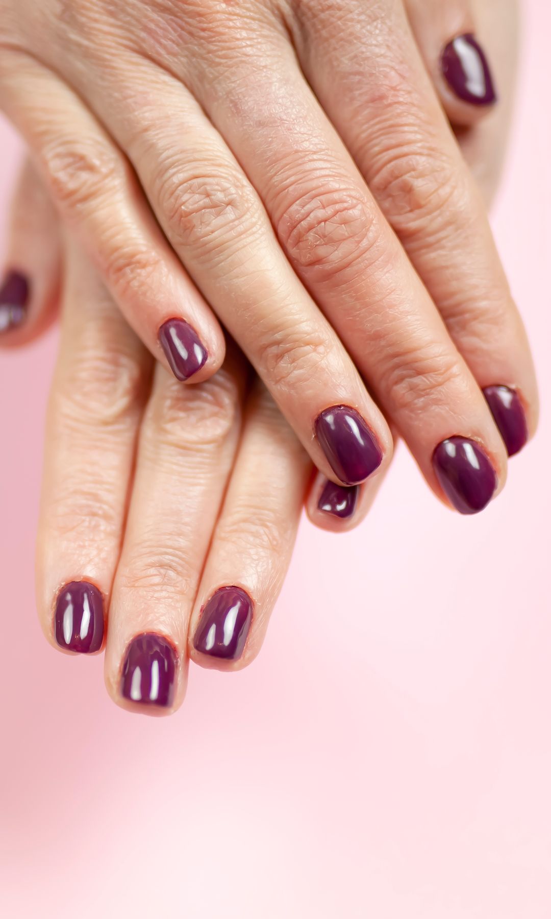 Minimalist nail designs: 14 trendy ideas for short nails this spring