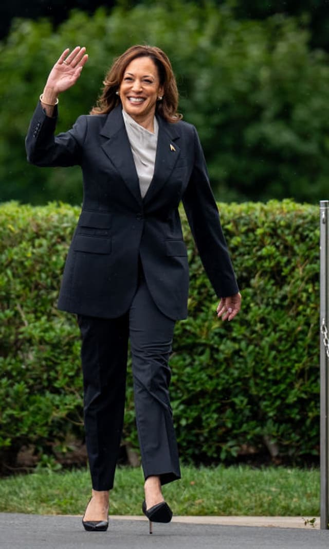 Kamala Harris Style Guide: How the Vice President seamlessly blends ...