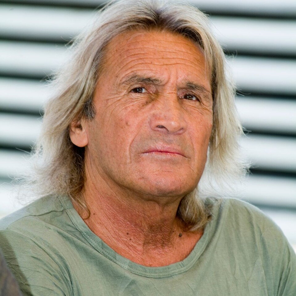 'El Loco' Gatti, legendary Argentine goalie and TV Personality, dies at ...