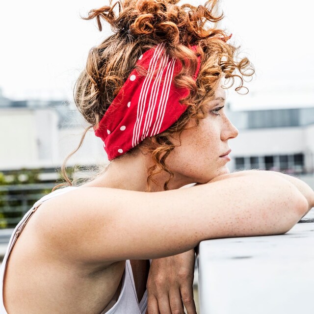 Frizzy Hair: 10 hairstyles that define and tame your curls