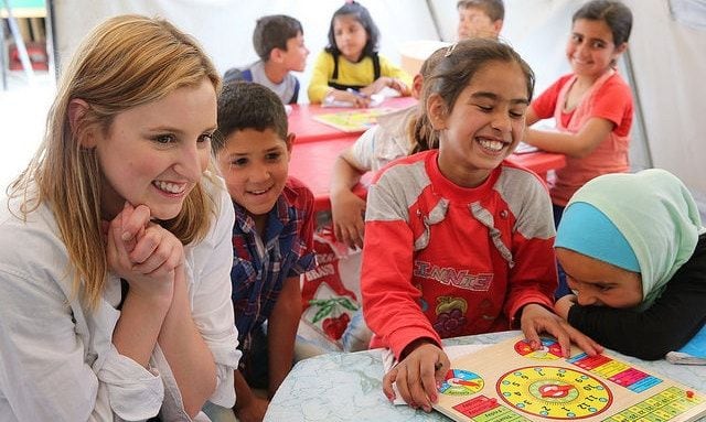 'Downton Abbey' star Laura Carmichael visits with children in Syrian ...